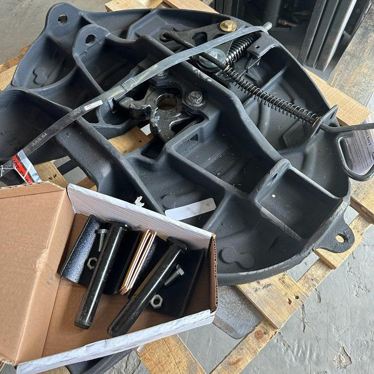 5TH WHEEL HOLLAND FW35 TOP PLATE / left hand release w/Pins | FortPro